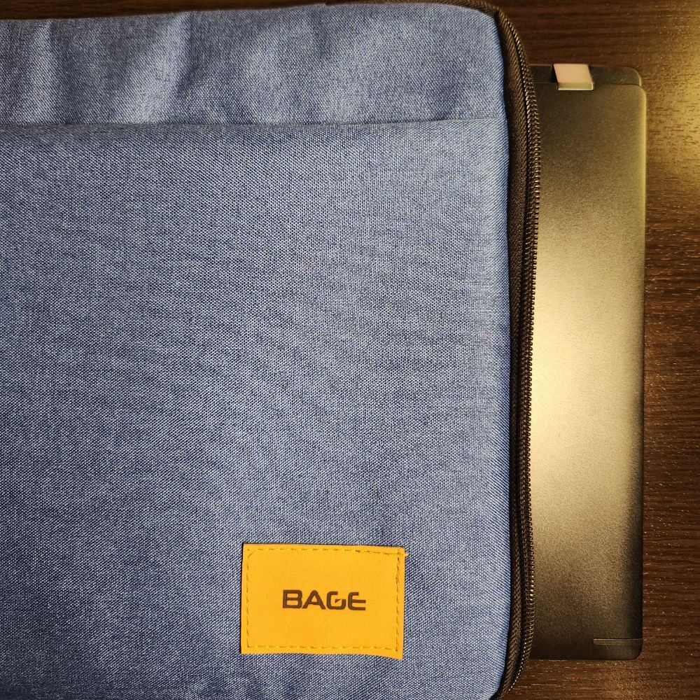 Estuche para laptop color celeste - VERONA AZL - MaxiTec